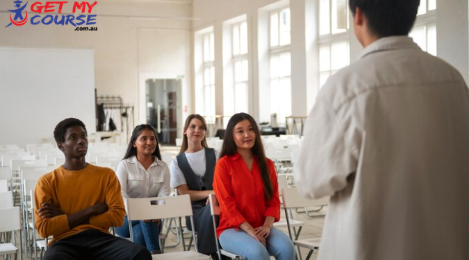 How is the Online Advance Diploma of Community Course Provided?